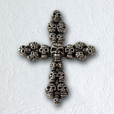 Skulls on Cross Rivet Back Concho – Bling in the Ring
